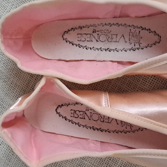 chacott | Shoes | Chacott Veronese Pink Silk Pointe Ballet Shoes Nwot ...